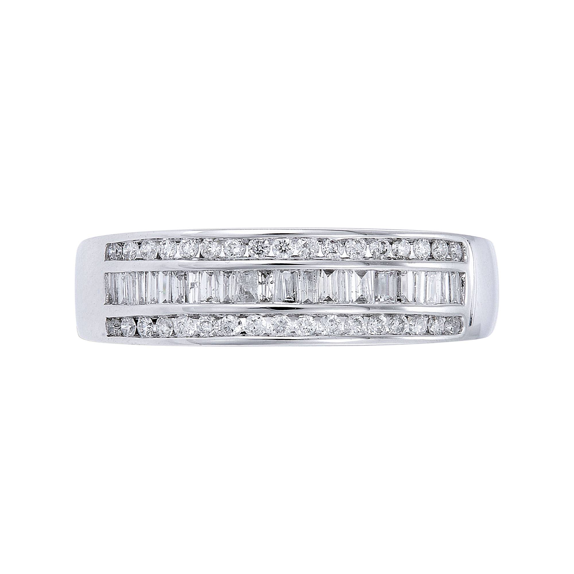 Tapered and Round Diamond Ring in 375/9K White Gold 266140323