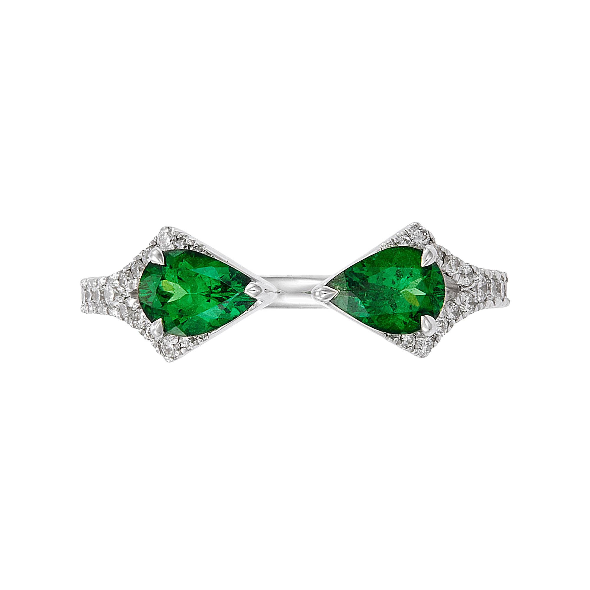 Pear Green Tsavorite and Diamond Ring in 750/18K White Gold LE4989941024-TSAV