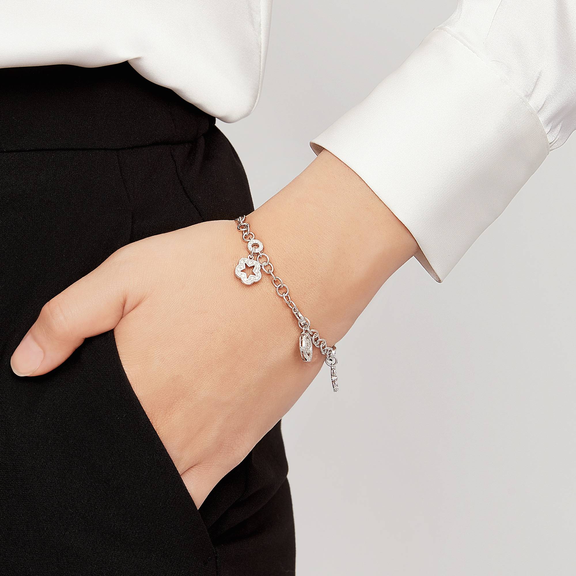 Pave Set Diamond Dangle Bracelet in 750/18K White Gold 66759