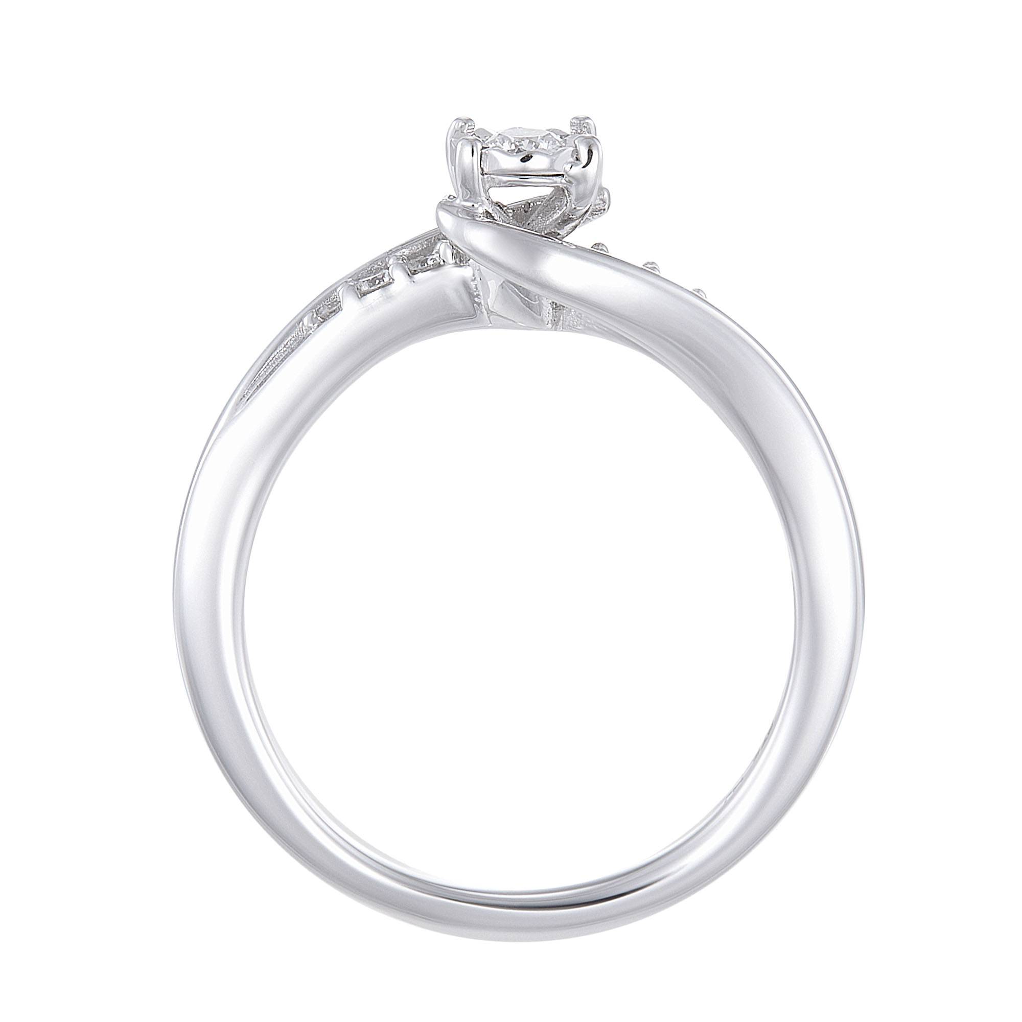 Diamond Ring in 375/9K White Gold 261921121